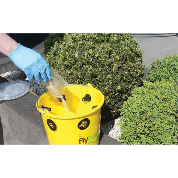Fly bucket, filling included - Ukal