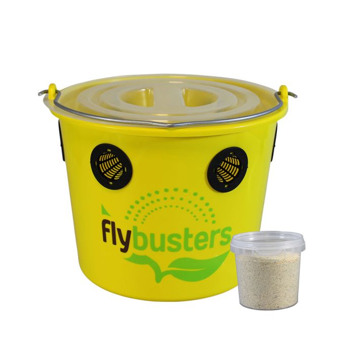 Fly bucket, filling included - Ukal